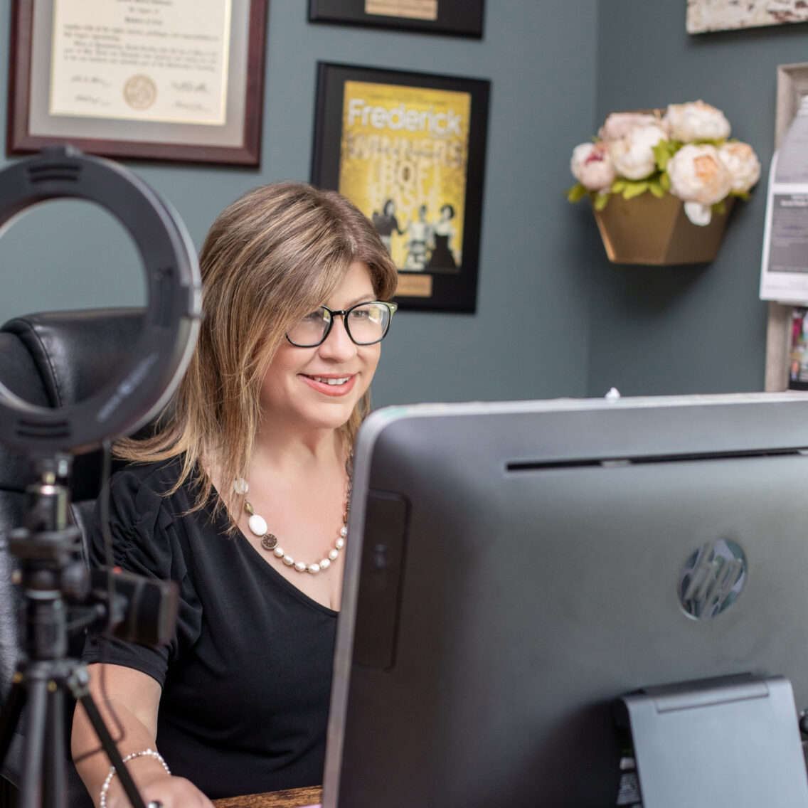 The Smartest Ways to Travel Over the Holidays - Sass Magazine