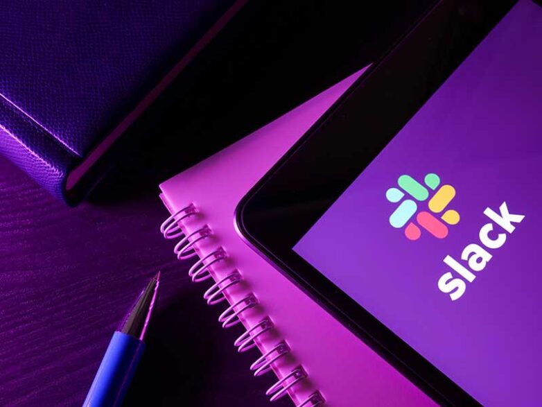 Shine Bright: 29 Gorgeous Metallic Nails You Should Try - Sass Magazine